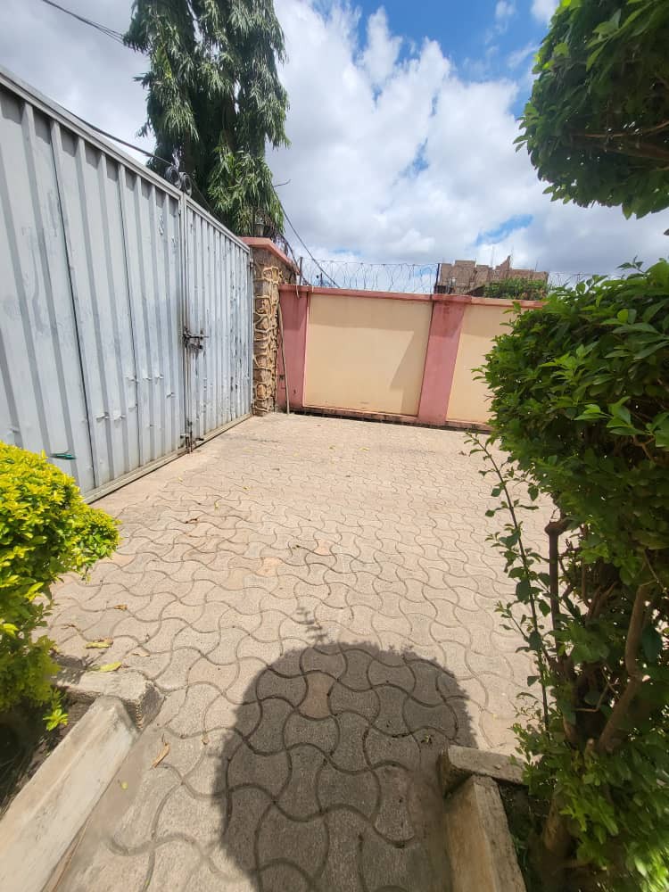 A VENDRE UNE MAISON VILLE DE LUBUMBASHI | A Louer Et A Vendre ...